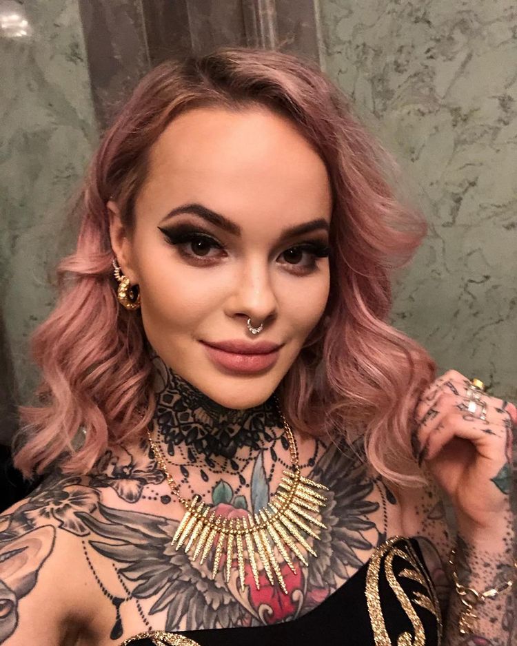 Monika Miller sprawiła sobie pupila. Jest do niej bardzo podobny ...