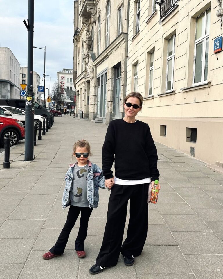 Olga Frycz ujawniła wizerunek córki! Jak wygląda Helenka?! tocelebryci.pl