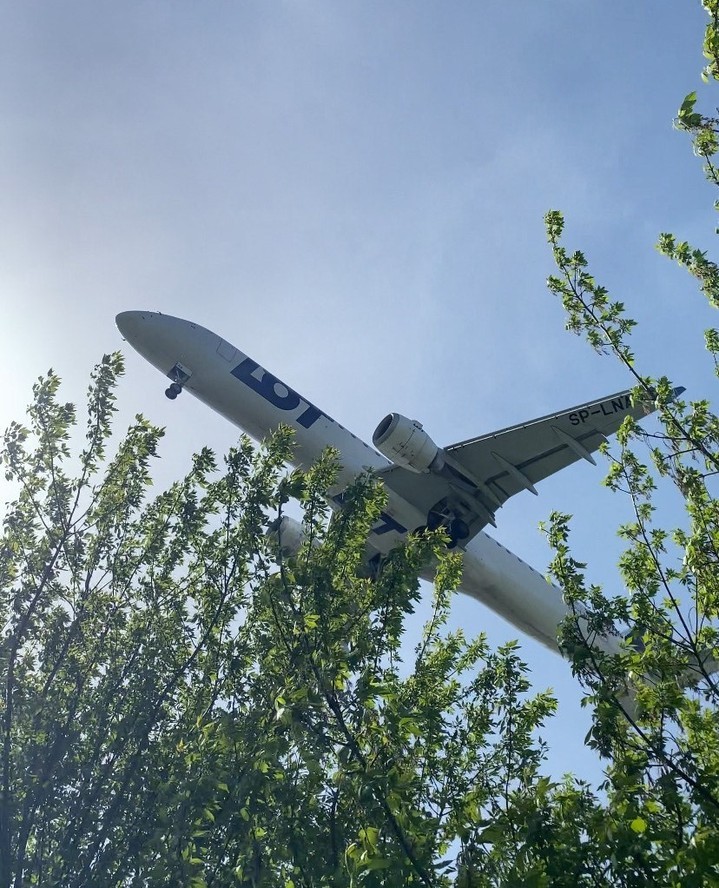 Alarm bombowy na lotnisku w Warszawie! Sprawa ma drugie dno? tocelebryci.pl