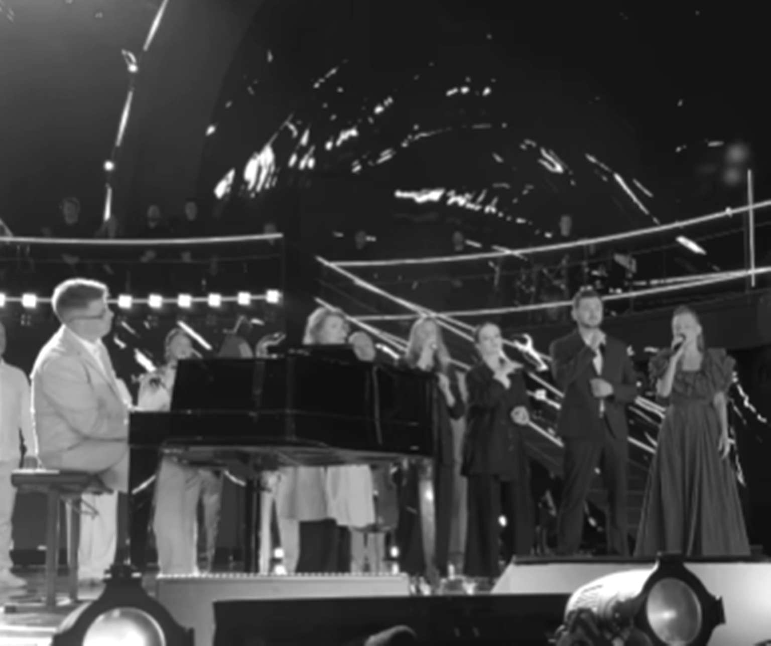 Wzruszający gest artystów. Tak pożegnali Stanisława Sojkę na scenie w ...